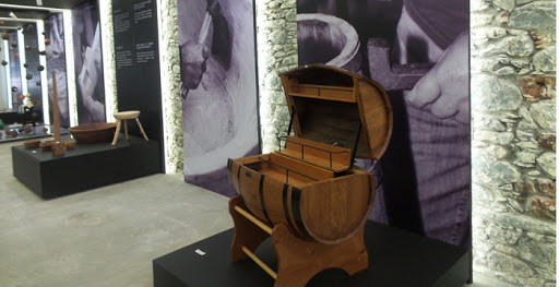 Discover the enchanting culture and traditions of Madeira!